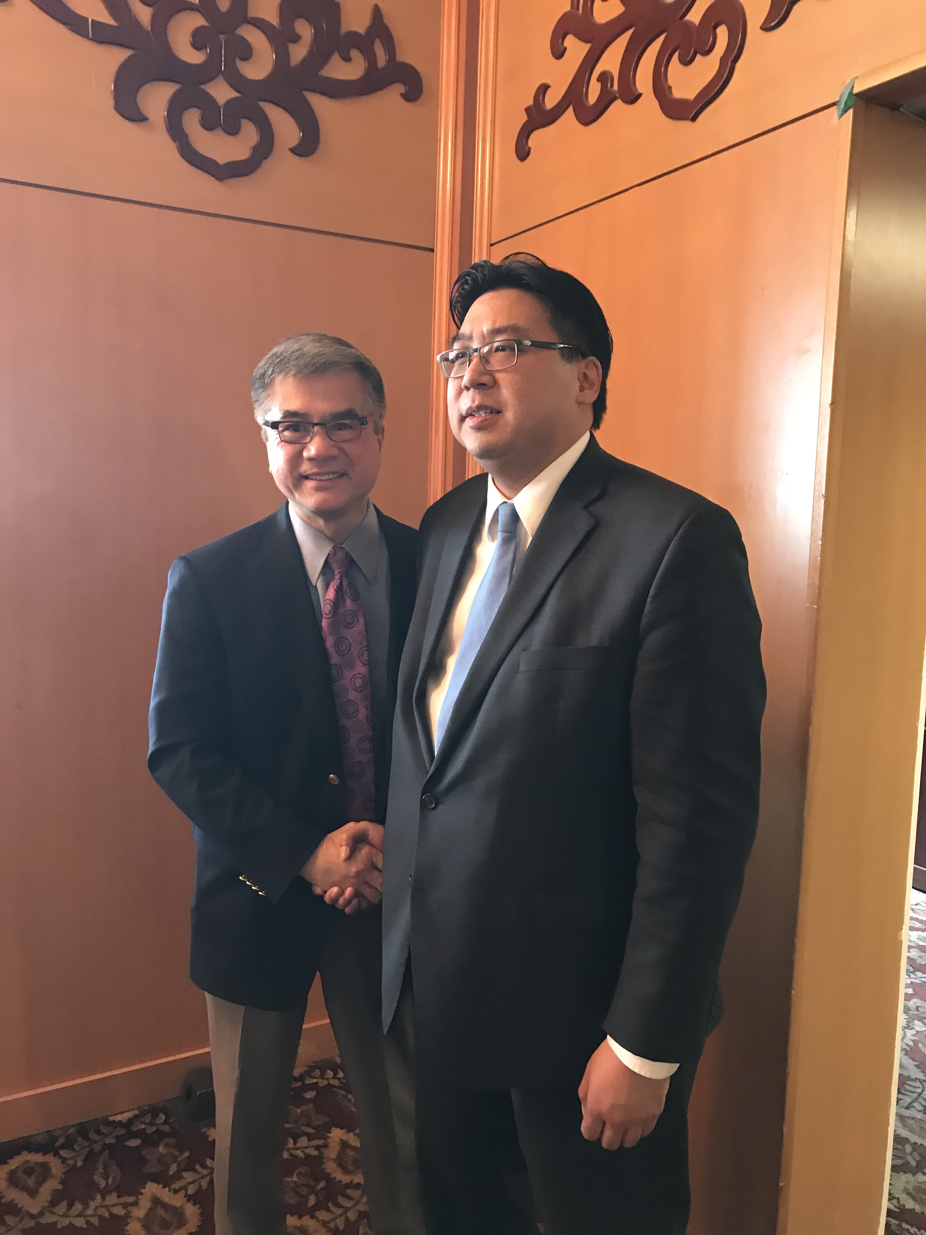 方威武（Mike Fong）将担任西雅图副市长 - 西雅图中文电台 Chinese Radio Seattle